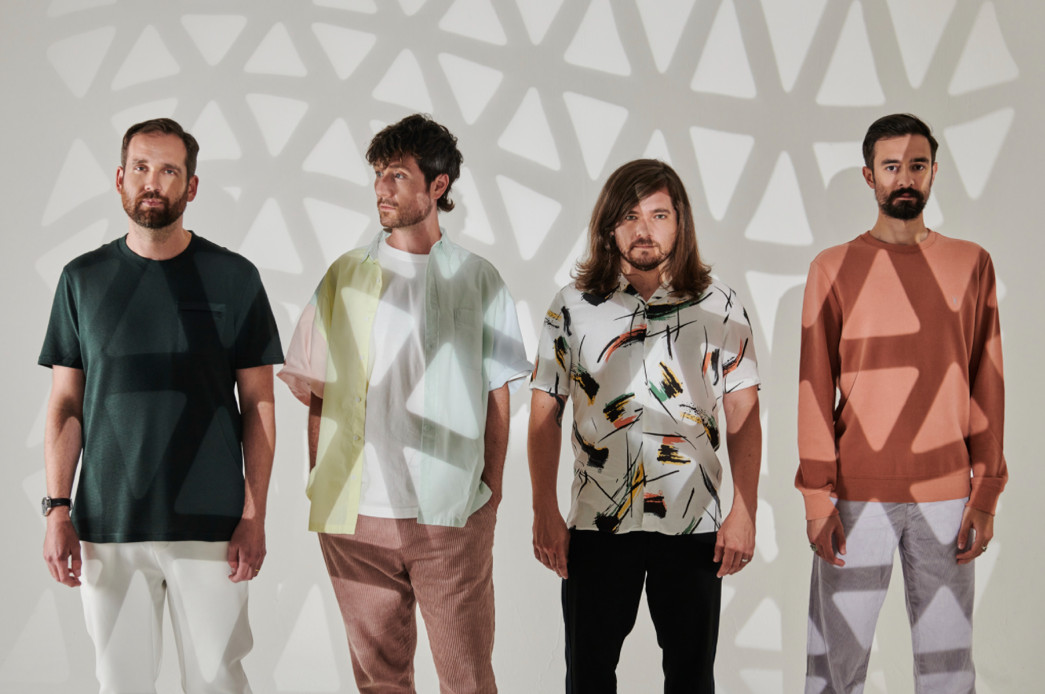 Bastille und viertes Studioalbum „Give Me The Future“ erschienen
