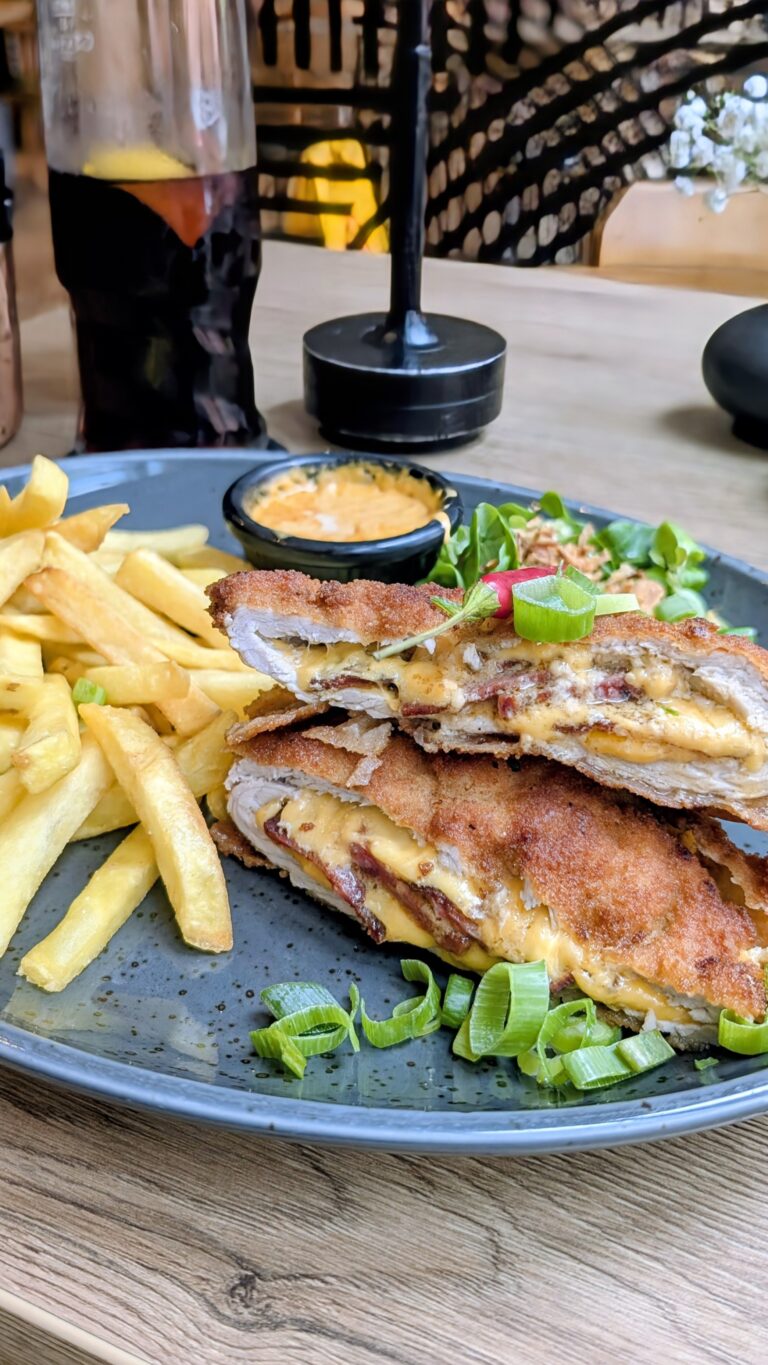 Zeppelin Schwerin: Beste Hamburger Schnitzel von MeckPomm?