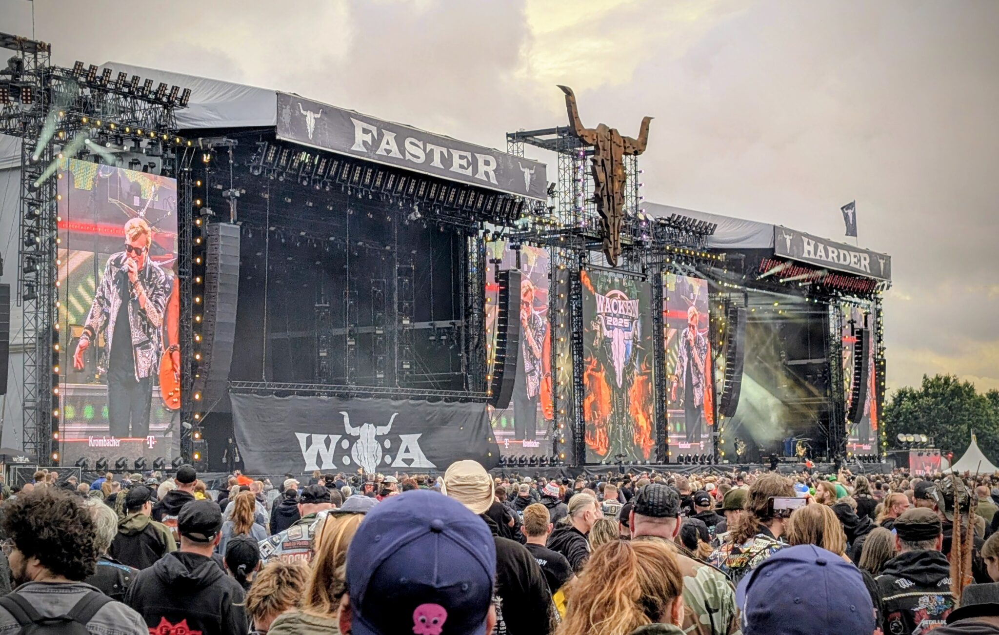 Guns N' Roses 2025 LIVE: Wolfgang Niedecken tut Axl Rose leid